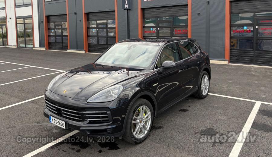 Melns Porsche Cayenne 2019 Tallina, ar dzinēja tilpumu 3.00 L un nobraukumu 187 tūkst. km par 43000 €, foto 1 vietnē AUTOMOTO.COM.LV