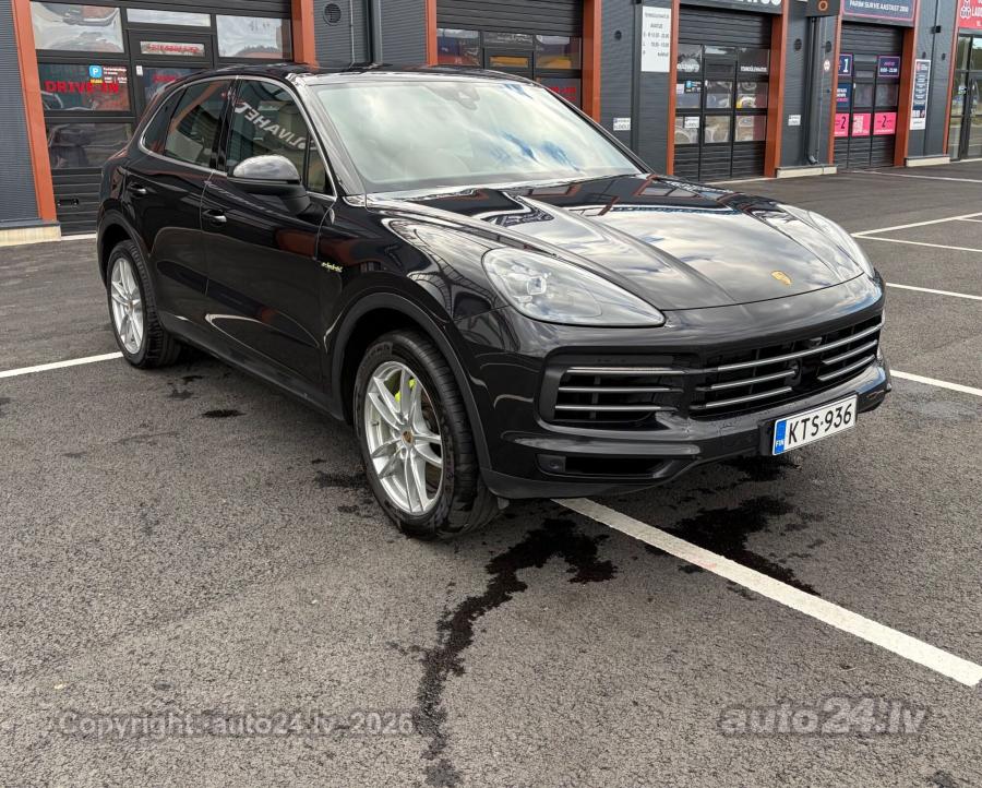 Melns Porsche Cayenne 2019 Tallina, ar dzinēja tilpumu 3.00 L un nobraukumu 187 tūkst. km par 43000 €, foto 4 vietnē AUTOMOTO.COM.LV