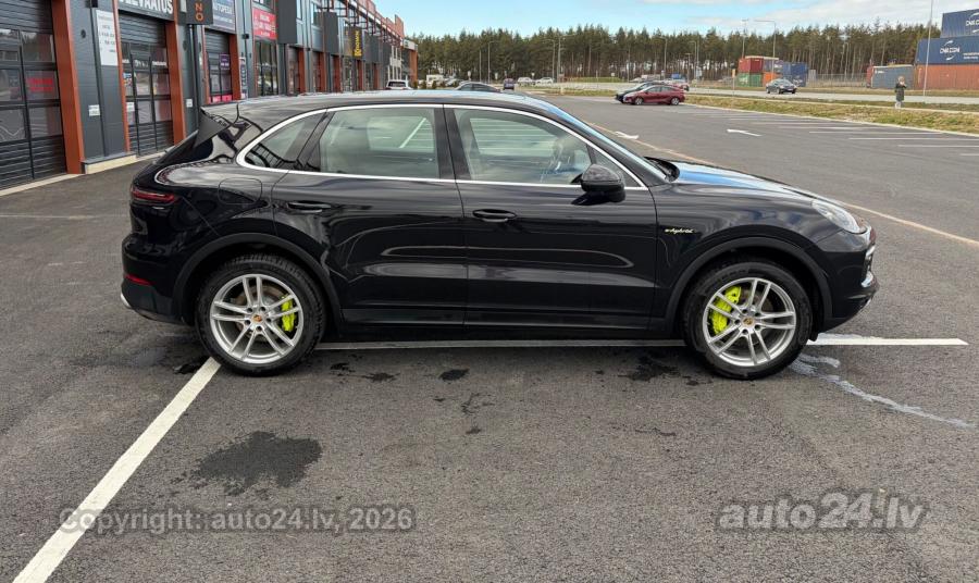 Melns Porsche Cayenne 2019 Tallina, ar dzinēja tilpumu 3.00 L un nobraukumu 187 tūkst. km par 43000 €, foto 5 vietnē AUTOMOTO.COM.LV