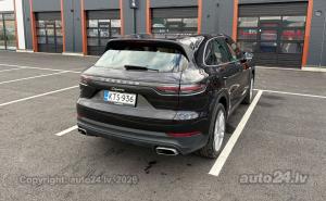 Melns Porsche Cayenne 2019 Tallina, ar dzinēja tilpumu 3.00 L un nobraukumu 187 tūkst. km par 43000 €, foto 7 vietnē AUTOMOTO.COM.LV