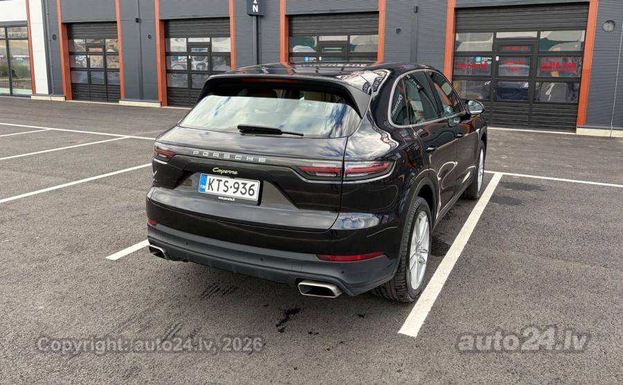 Melns Porsche Cayenne 2019 Tallina, ar dzinēja tilpumu 3.00 L un nobraukumu 187 tūkst. km par 43000 €, foto 7 vietnē AUTOMOTO.COM.LV