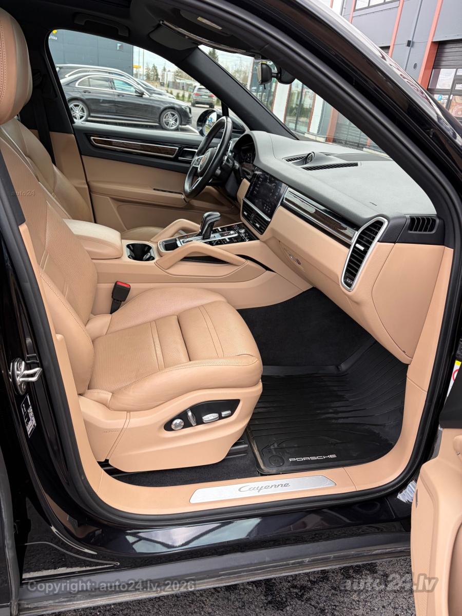 Melns Porsche Cayenne 2019 Tallina, ar dzinēja tilpumu 3.00 L un nobraukumu 187 tūkst. km par 43000 €, foto 9 vietnē AUTOMOTO.COM.LV