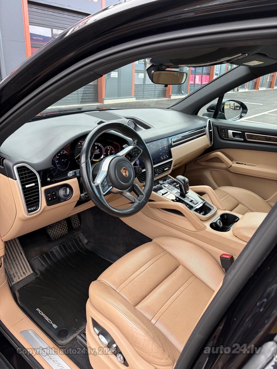 Melns Porsche Cayenne 2019 Tallina, ar dzinēja tilpumu 3.00 L un nobraukumu 187 tūkst. km par 43000 €, foto 11 vietnē AUTOMOTO.COM.LV