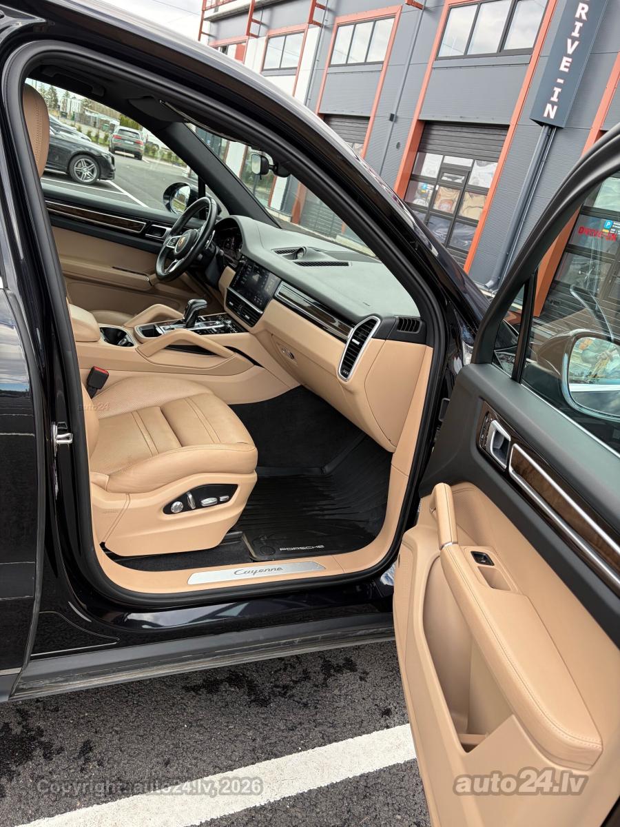 Melns Porsche Cayenne 2019 Tallina, ar dzinēja tilpumu 3.00 L un nobraukumu 187 tūkst. km par 43000 €, foto 13 vietnē AUTOMOTO.COM.LV