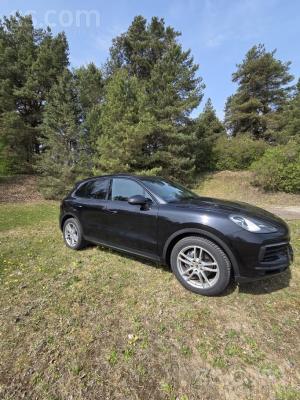 Black Porsche Cayenne 2019 in Riga, with an engine capacity of 3.00 L and mileage of 177 thousand km for 43000 €, photo 4 on AUTOMOTO.COM.LV