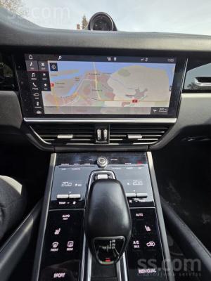 Black Porsche Cayenne 2019 in Riga, with an engine capacity of 3.00 L and mileage of 177 thousand km for 43000 €, photo 8 on AUTOMOTO.COM.LV