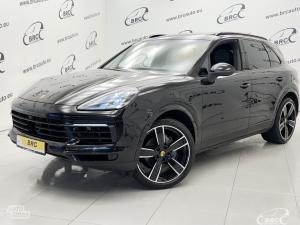 Black Porsche Cayenne 2019 in Avizieniai, with an engine capacity of 3.00 L and mileage of 85 thousand km for 40900 €, photo  on AUTOMOTO.COM.LV