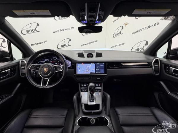 Black Porsche Cayenne 2019 in Avizieniai, with an engine capacity of 3.00 L and mileage of 85 thousand km for 40900 €, photo 3 on AUTOMOTO.COM.LV