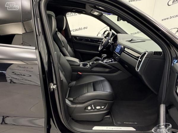 Black Porsche Cayenne 2019 in Avizieniai, with an engine capacity of 3.00 L and mileage of 85 thousand km for 40900 €, photo 4 on AUTOMOTO.COM.LV