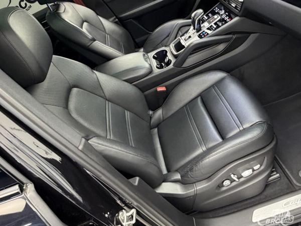 Black Porsche Cayenne 2019 in Avizieniai, with an engine capacity of 3.00 L and mileage of 85 thousand km for 40900 €, photo 5 on AUTOMOTO.COM.LV