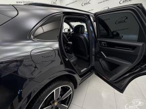 Черный Порше Каен 2019 в Авиженяй, объемом двигателя 3.00 л и пробегом 85 тыс. км за 40900 €, фото 15 на AUTOMOTO.COM.LV