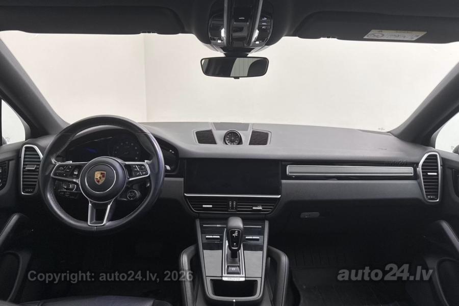 Black Porsche Cayenne 2019 in Tallinn, with an engine capacity of 3.00 L and mileage of 65 thousand km for 64900 €, photo 7 on AUTOMOTO.COM.LV