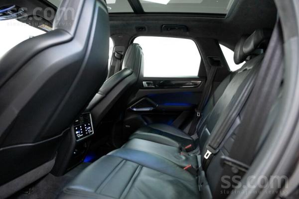 Черный Порше Каен 2019 в Рига, объемом двигателя 4.00 л и пробегом 117 тыс. км за 52500 €, фото 7 на AUTOMOTO.COM.LV