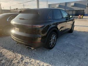 Black Porsche Cayenne 2019 in Kaunas, with an engine capacity of 3.00 L and mileage of 104 thousand km for 17500 €, photo  on AUTOMOTO.COM.LV