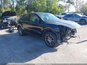 Black Porsche Cayenne 2019 in Kaunas, with an engine capacity of 3.00 L and mileage of 104 thousand km for 17500 €, photo 6 on AUTOMOTO.COM.LV