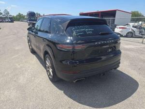 Black Porsche Cayenne 2019 in Kaunas, with an engine capacity of 3.00 L and mileage of 104 thousand km for 17500 €, photo 19 on AUTOMOTO.COM.LV