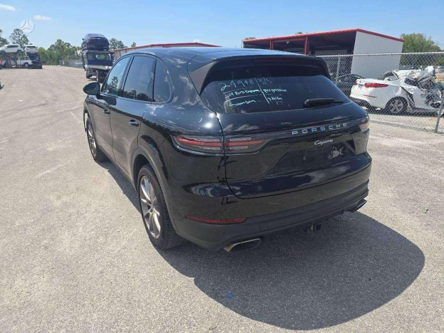 Black Porsche Cayenne 2019 in Kaunas, with an engine capacity of 3.00 L and mileage of 104 thousand km for 17500 €, photo 19 on AUTOMOTO.COM.LV