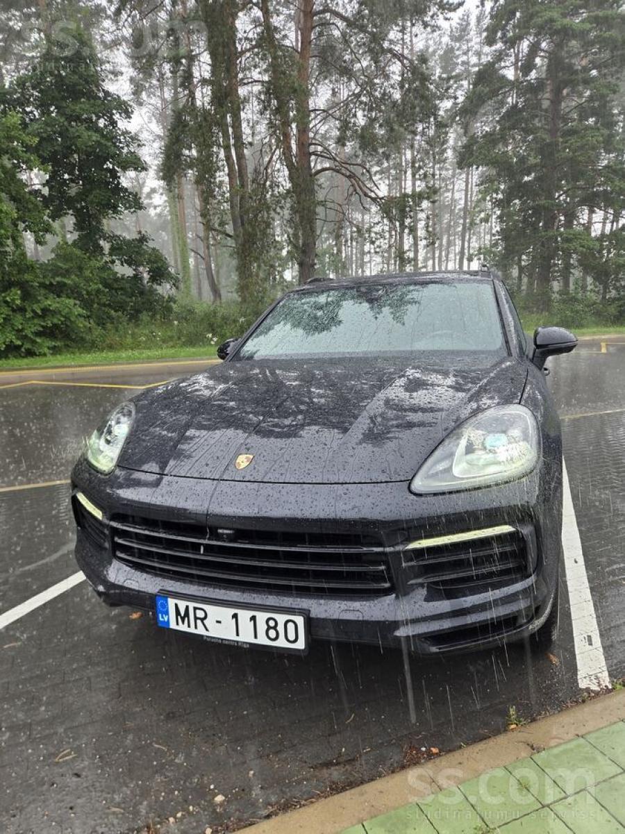 Melns Porsche Cayenne 2019 Rīga, ar dzinēja tilpumu 3.00 L un nobraukumu 178 tūkst. km par 40000 €, foto 1 vietnē AUTOMOTO.COM.LV