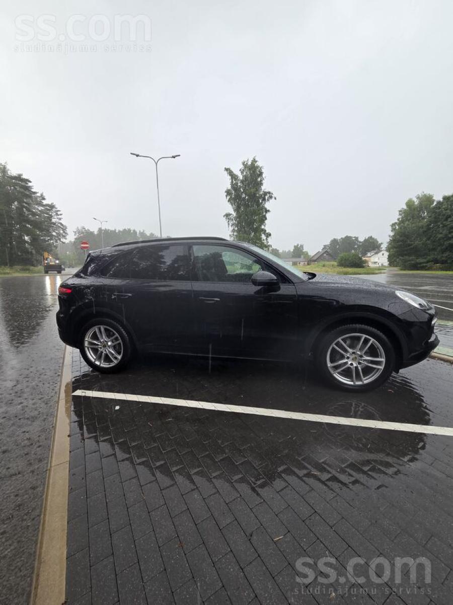 Melns Porsche Cayenne 2019 Rīga, ar dzinēja tilpumu 3.00 L un nobraukumu 178 tūkst. km par 40000 €, foto 5 vietnē AUTOMOTO.COM.LV