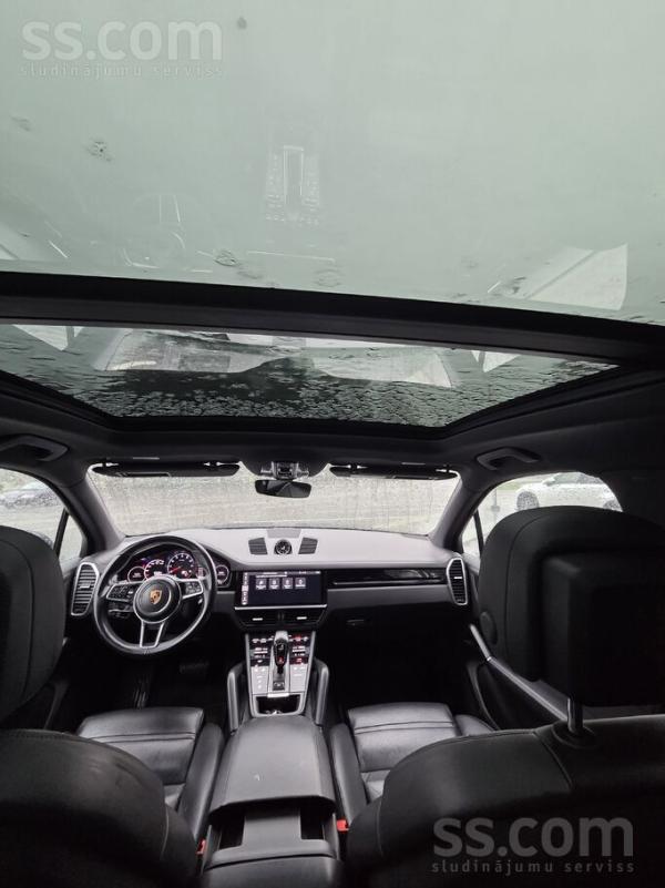 Black Porsche Cayenne 2019 in Riga, with an engine capacity of 3.00 L and mileage of 178 thousand km for 40000 €, photo 5 on AUTOMOTO.COM.LV
