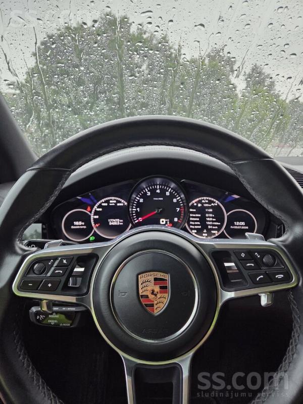Black Porsche Cayenne 2019 in Riga, with an engine capacity of 3.00 L and mileage of 178 thousand km for 40000 €, photo 6 on AUTOMOTO.COM.LV
