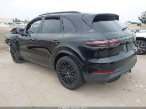 Melns Porsche Cayenne 2019 Klaipėda, ar dzinēja tilpumu 3.00 L un nobraukumu 150 tūkst. km par 12500 €, foto 4 vietnē AUTOMOTO.COM.LV