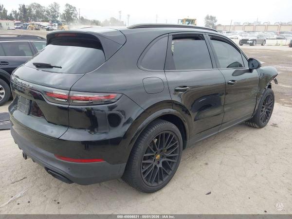 Black Porsche Cayenne 2019 in Klaipeda, with an engine capacity of 3.00 L and mileage of 150 thousand km for 12500 €, photo 4 on AUTOMOTO.COM.LV