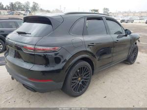 Melns Porsche Cayenne 2019 Klaipėda, ar dzinēja tilpumu 3.00 L un nobraukumu 150 tūkst. km par 12500 €, foto 5 vietnē AUTOMOTO.COM.LV