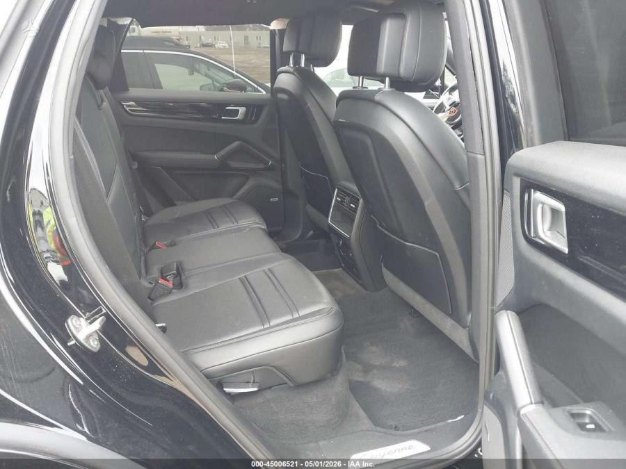 Melns Porsche Cayenne 2019 Klaipėda, ar dzinēja tilpumu 3.00 L un nobraukumu 150 tūkst. km par 12500 €, foto 8 vietnē AUTOMOTO.COM.LV