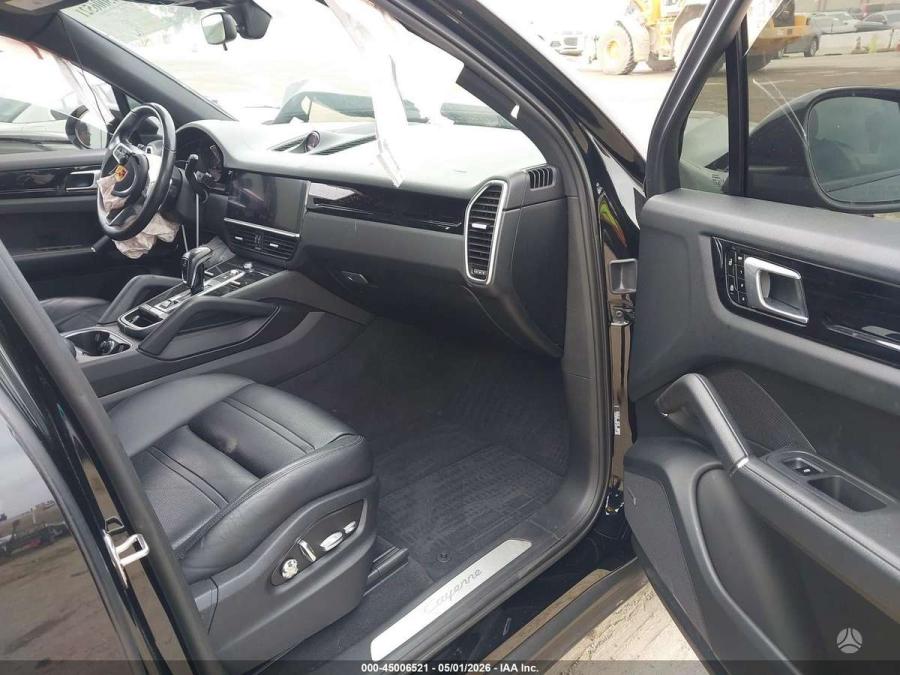 Melns Porsche Cayenne 2019 Klaipėda, ar dzinēja tilpumu 3.00 L un nobraukumu 150 tūkst. km par 12500 €, foto 12 vietnē AUTOMOTO.COM.LV