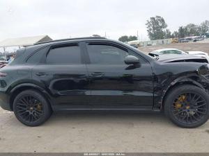Melns Porsche Cayenne 2019 Klaipėda, ar dzinēja tilpumu 3.00 L un nobraukumu 150 tūkst. km par 12500 €, foto 13 vietnē AUTOMOTO.COM.LV