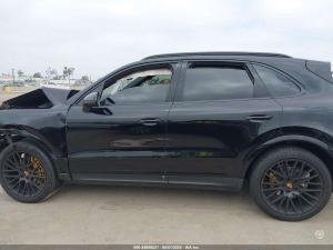Melns Porsche Cayenne 2019 Klaipėda, ar dzinēja tilpumu 3.00 L un nobraukumu 150 tūkst. km par 12500 €, foto 14 vietnē AUTOMOTO.COM.LV