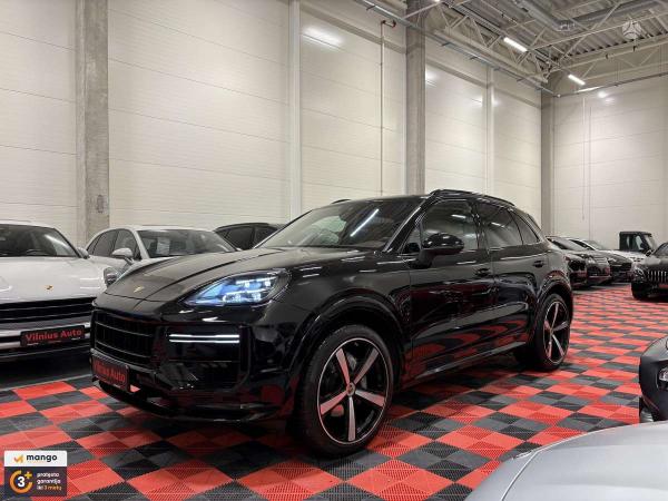 Black Porsche Cayenne 2019 in Vilnius, with an engine capacity of 3.00 L and mileage of 182 thousand km for 46900 €, photo 1 on AUTOMOTO.COM.LV