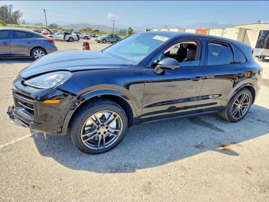 Melns Porsche Cayenne 2019 Kauņa, ar dzinēja tilpumu 4.00 L un nobraukumu 20 tūkst. km par 30000 €, foto 1 vietnē AUTOMOTO.COM.LV