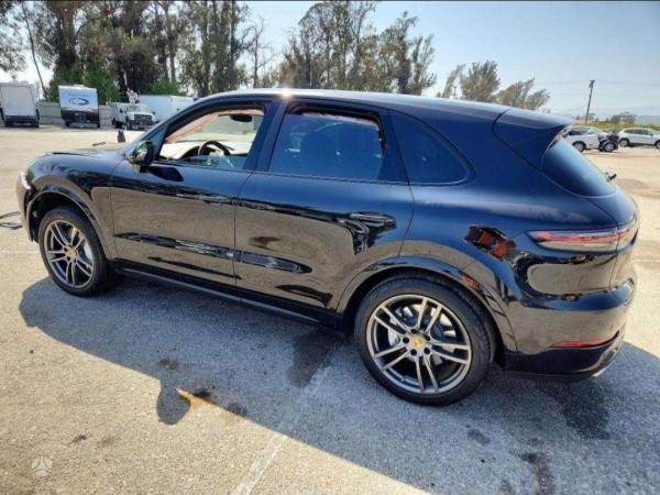 Melns Porsche Cayenne 2019 Kauņa, ar dzinēja tilpumu 4.00 L un nobraukumu 20 tūkst. km par 30000 €, foto 2 vietnē AUTOMOTO.COM.LV