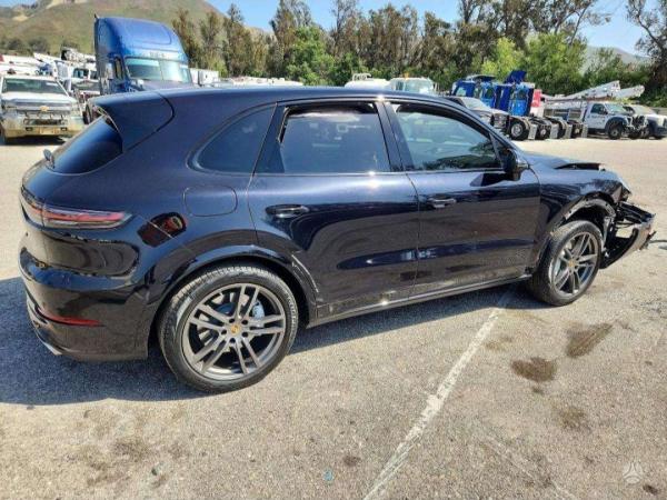 Melns Porsche Cayenne 2019 Kauņa, ar dzinēja tilpumu 4.00 L un nobraukumu 20 tūkst. km par 30000 €, foto 3 vietnē AUTOMOTO.COM.LV