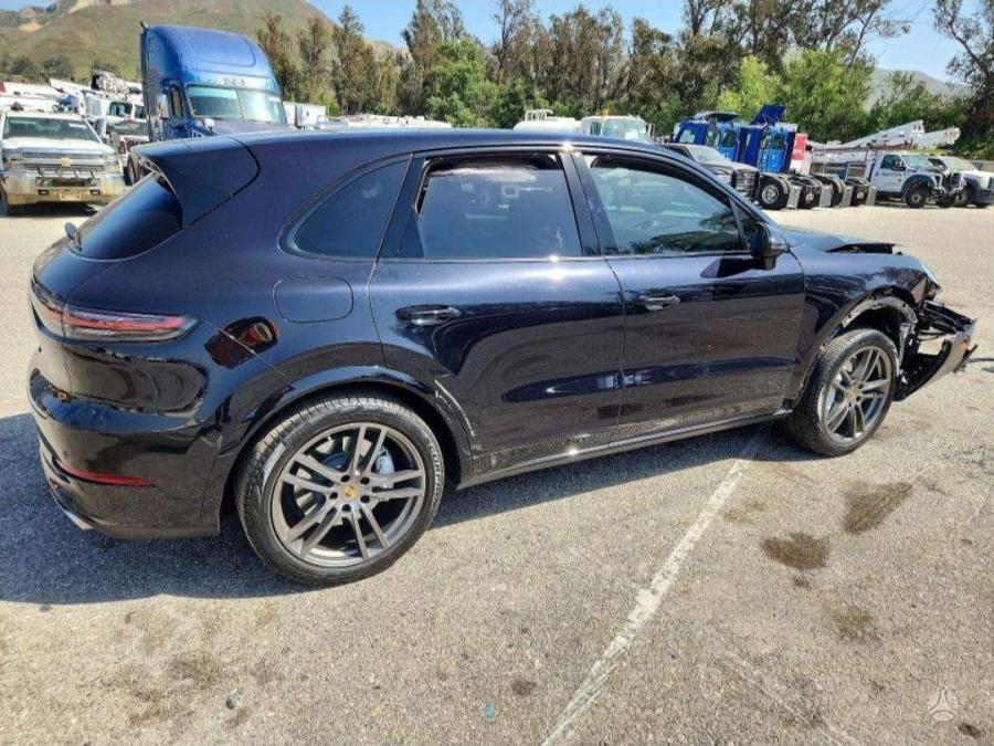 Melns Porsche Cayenne 2019 Kauņa, ar dzinēja tilpumu 4.00 L un nobraukumu 20 tūkst. km par 30000 €, foto 4 vietnē AUTOMOTO.COM.LV