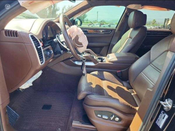 Melns Porsche Cayenne 2019 Kauņa, ar dzinēja tilpumu 4.00 L un nobraukumu 20 tūkst. km par 30000 €, foto 8 vietnē AUTOMOTO.COM.LV