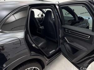 Melns Porsche Cayenne 2019 Viļņa, ar dzinēja tilpumu 3.00 L un nobraukumu 178 tūkst. km par 52500 €, foto 17 vietnē AUTOMOTO.COM.LV