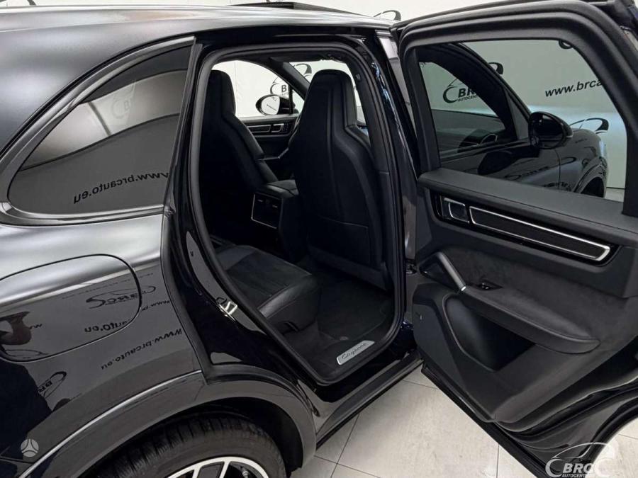 Melns Porsche Cayenne 2019 Viļņa, ar dzinēja tilpumu 3.00 L un nobraukumu 178 tūkst. km par 52500 €, foto 17 vietnē AUTOMOTO.COM.LV