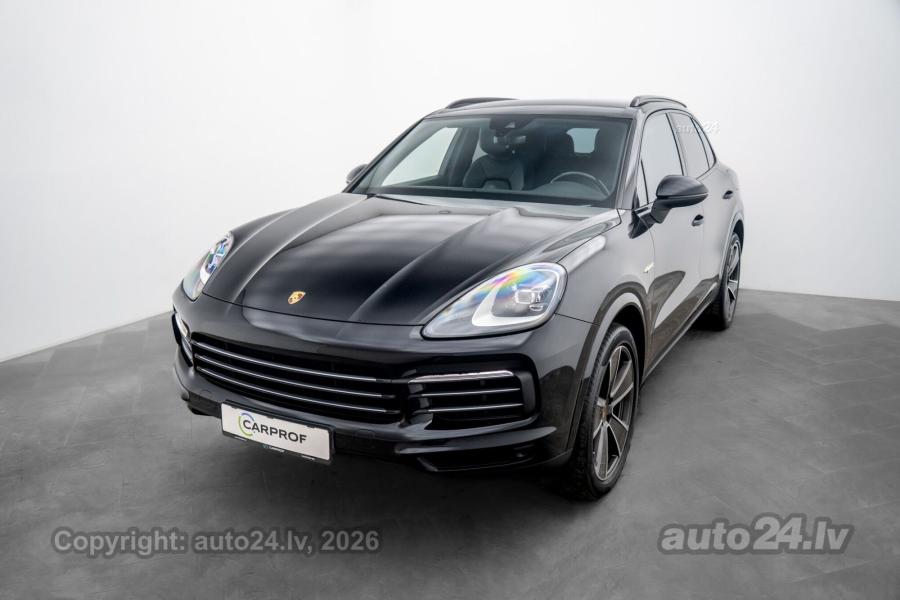Melns Porsche Cayenne 2019 Tallina, ar dzinēja tilpumu 3.00 L un nobraukumu 160 tūkst. km par 39899 €, foto 1 vietnē AUTOMOTO.COM.LV