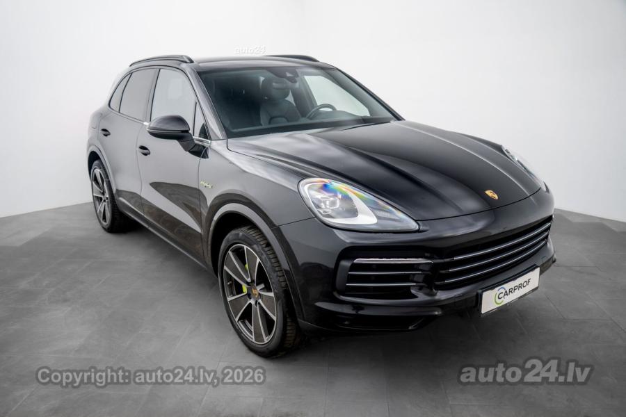 Melns Porsche Cayenne 2019 Tallina, ar dzinēja tilpumu 3.00 L un nobraukumu 160 tūkst. km par 39899 €, foto 4 vietnē AUTOMOTO.COM.LV
