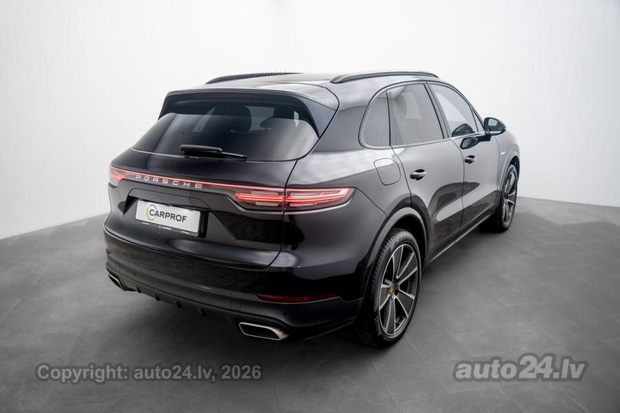 Melns Porsche Cayenne 2019 Tallina, ar dzinēja tilpumu 3.00 L un nobraukumu 160 tūkst. km par 39899 €, foto 6 vietnē AUTOMOTO.COM.LV