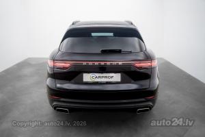 Melns Porsche Cayenne 2019 Tallina, ar dzinēja tilpumu 3.00 L un nobraukumu 160 tūkst. km par 39899 €, foto 7 vietnē AUTOMOTO.COM.LV