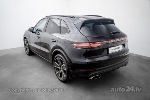 Melns Porsche Cayenne 2019 Tallina, ar dzinēja tilpumu 3.00 L un nobraukumu 160 tūkst. km par 39899 €, foto 7 vietnē AUTOMOTO.COM.LV