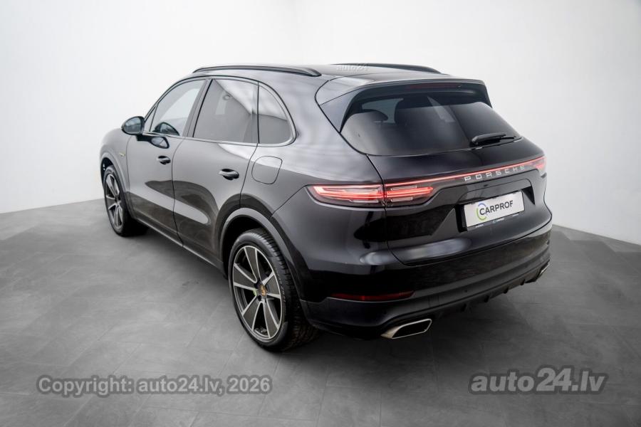 Melns Porsche Cayenne 2019 Tallina, ar dzinēja tilpumu 3.00 L un nobraukumu 160 tūkst. km par 39899 €, foto 8 vietnē AUTOMOTO.COM.LV