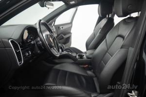 Melns Porsche Cayenne 2019 Tallina, ar dzinēja tilpumu 3.00 L un nobraukumu 160 tūkst. km par 39899 €, foto 10 vietnē AUTOMOTO.COM.LV