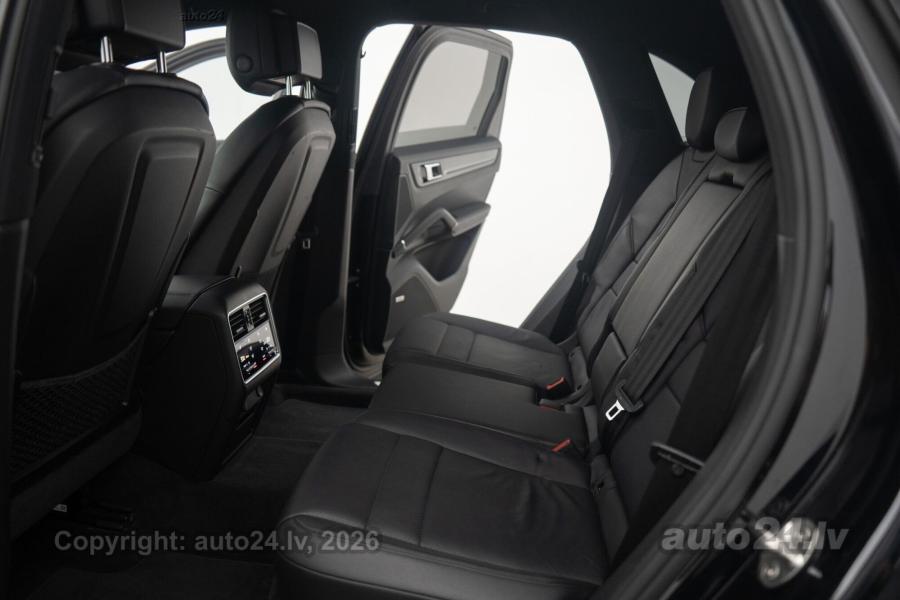 Melns Porsche Cayenne 2019 Tallina, ar dzinēja tilpumu 3.00 L un nobraukumu 160 tūkst. km par 39899 €, foto 11 vietnē AUTOMOTO.COM.LV