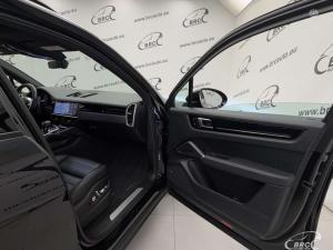 Melns Porsche Cayenne 2019 Viļņa, ar dzinēja tilpumu 3.00 L un nobraukumu 85 tūkst. km par 39000 €, foto 10 vietnē AUTOMOTO.COM.LV