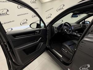 Melns Porsche Cayenne 2019 Viļņa, ar dzinēja tilpumu 3.00 L un nobraukumu 85 tūkst. km par 39000 €, foto 23 vietnē AUTOMOTO.COM.LV